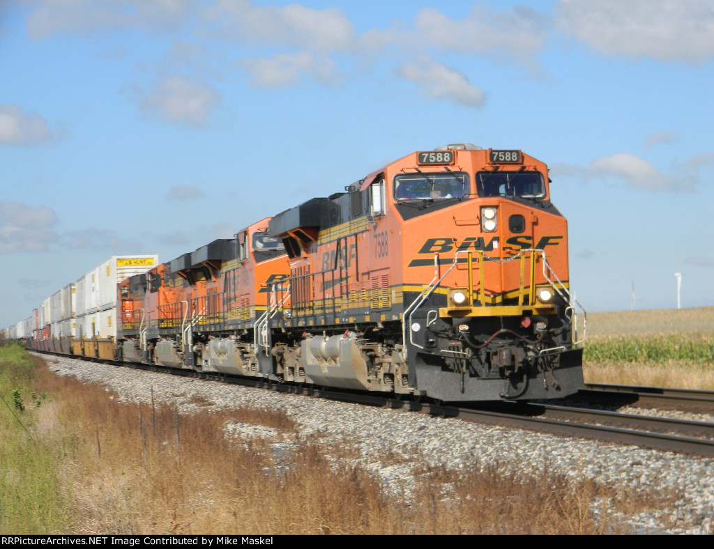 BNSF 7588